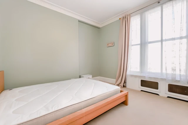 Elsham Road, Holland Park - London Student Accommodation | uhomes.com