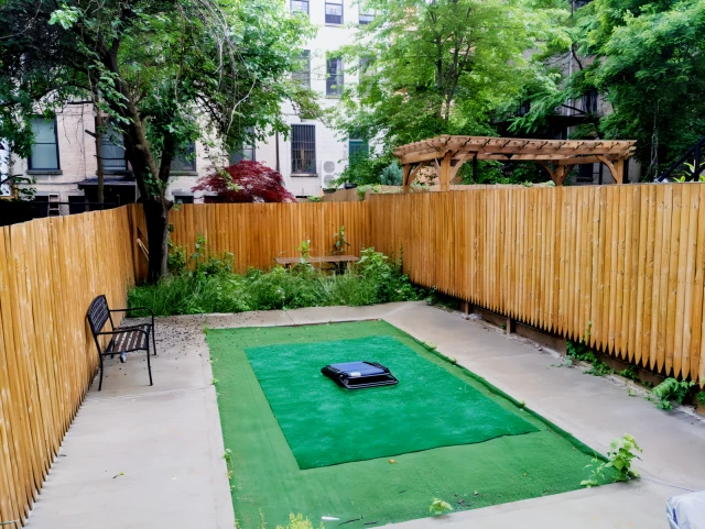 252 West 132nd Street - New York Apartment Rentals | uhomes.com