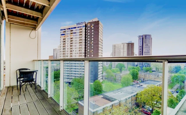 LH-Icona Point - London Student Accommodation | uhomes.com